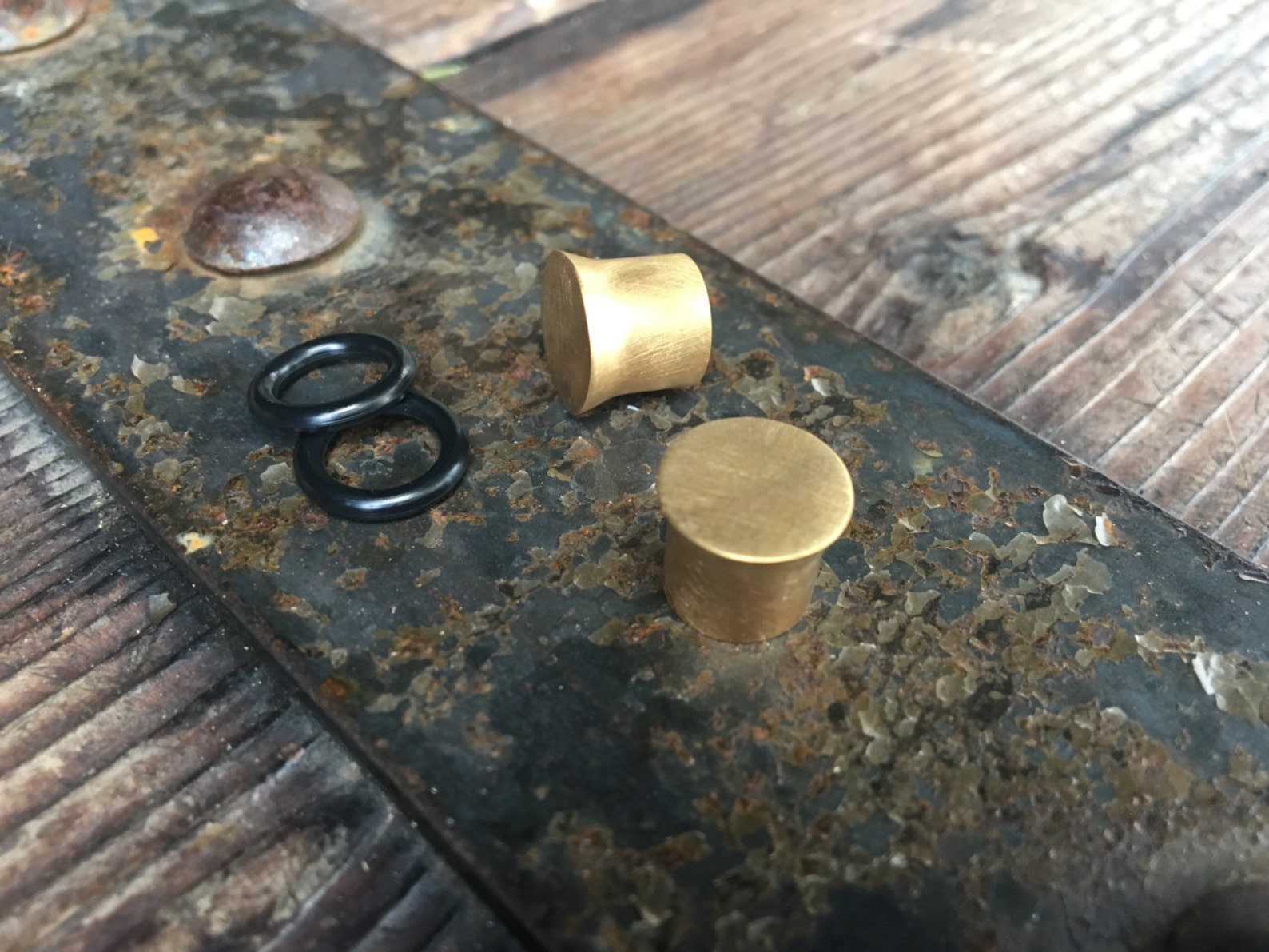 Capped Gold Plugs ~ Satin Finish ~ Lightweight Hollow ~ Yellow Gold ...