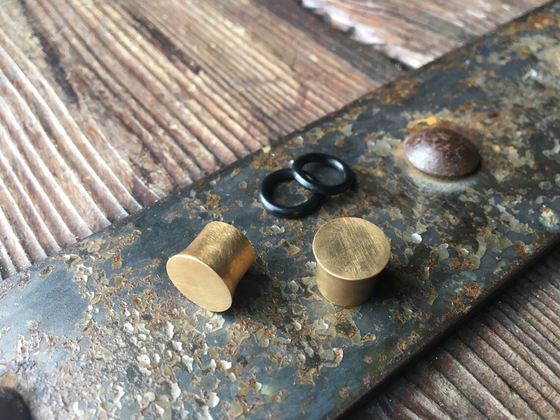 Capped Gold Plugs ~ Satin Finish ~ Lightweight Hollow ~ Yellow Gold ...