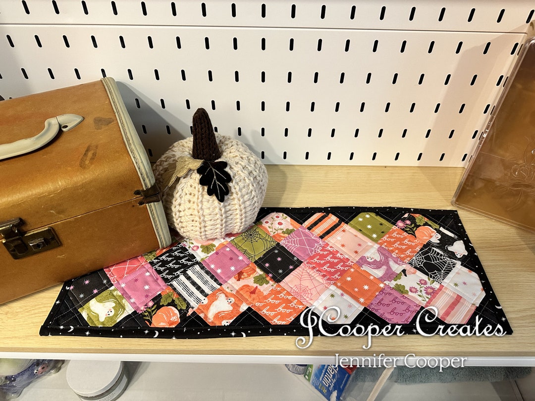 Quilted MINI Table Runner Halloween Decor Moda Fabrics Hey Boo - Etsy