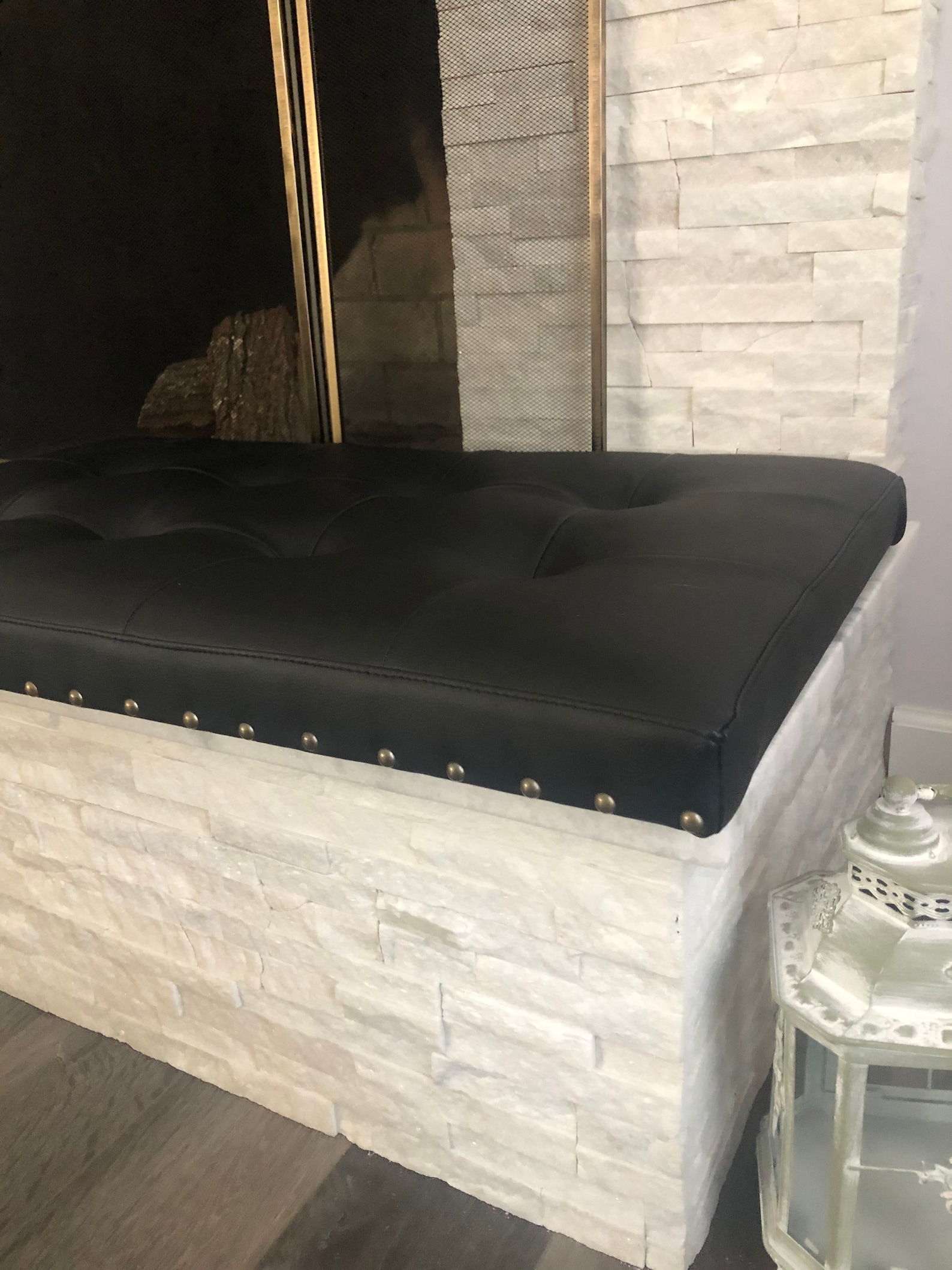 Leather Window Seat - Custom Cushion- Tufted Desing With Decorative ...