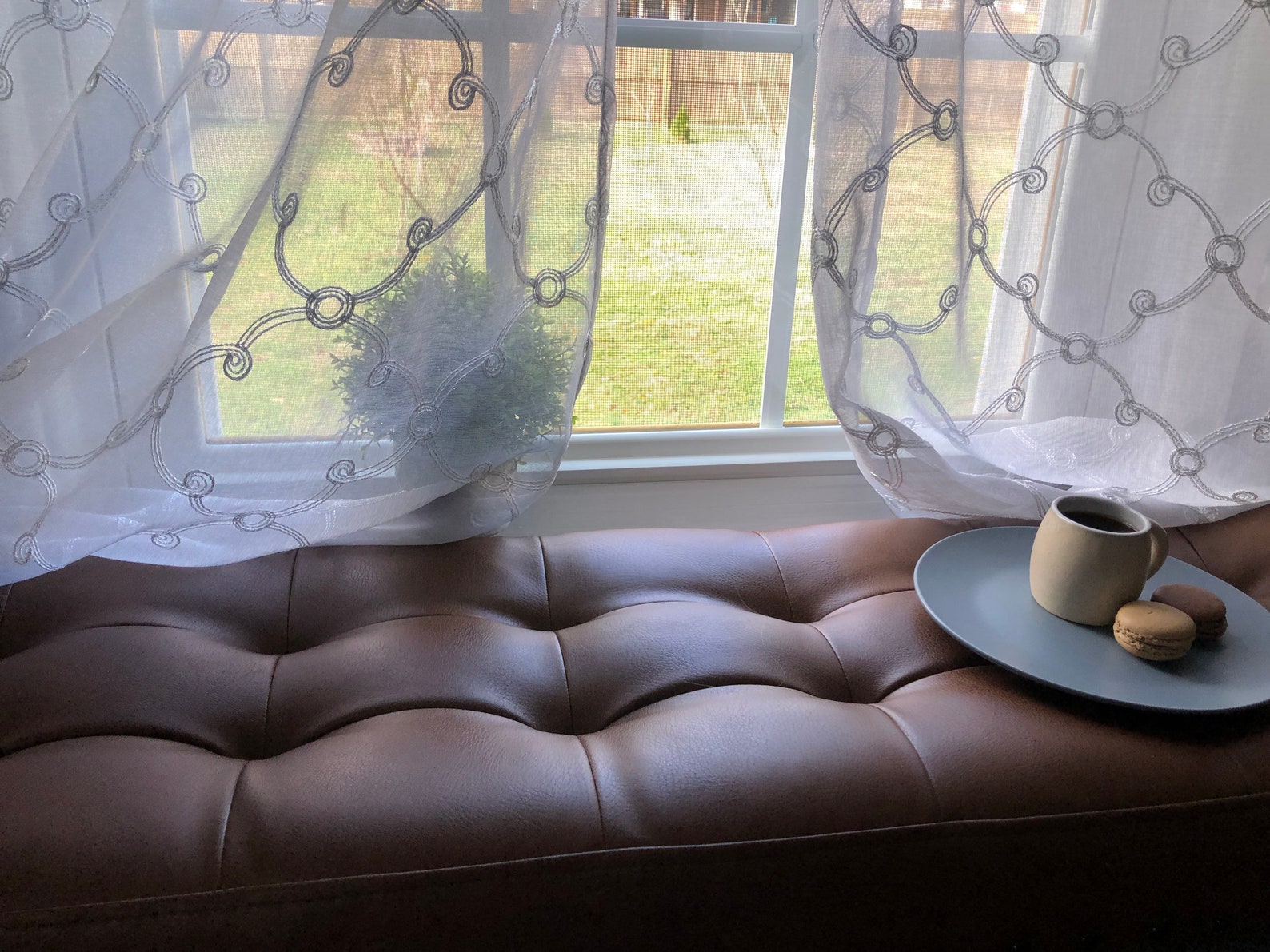 Leather Window Seat - Custom Cushion- Tufted Desing With Decorative ...