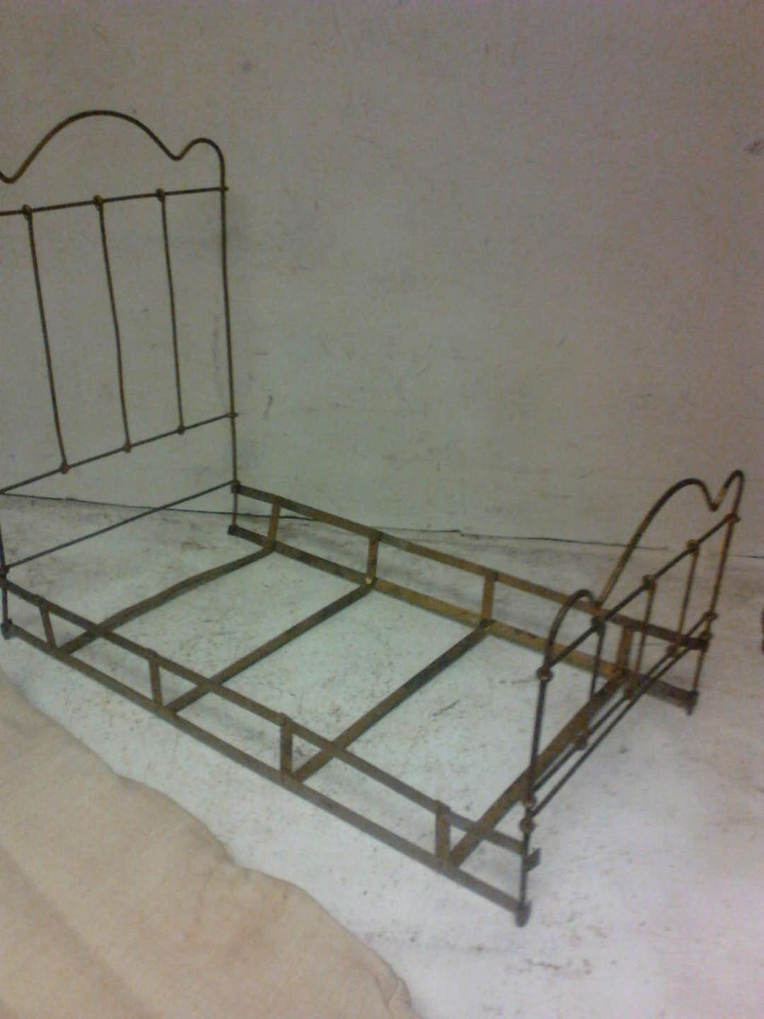 Antique Wire Bed - Etsy