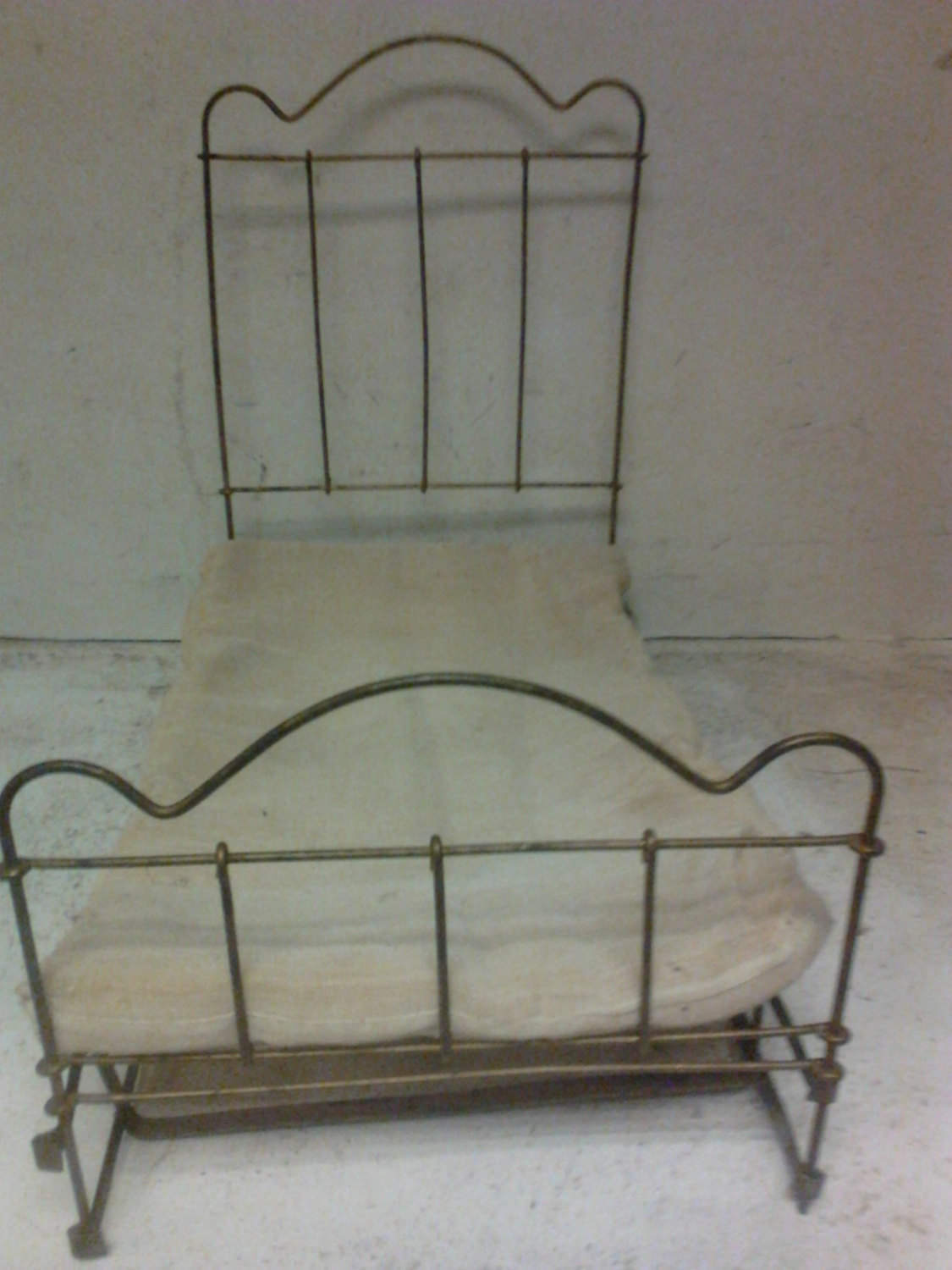 Antique Wire Bed - Etsy