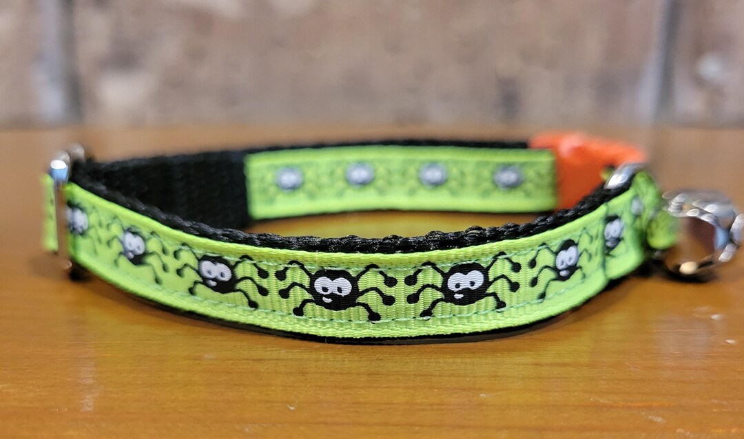 Halloween Black Spiders With Spider Web Breakaway Cat Collar With Bell ...