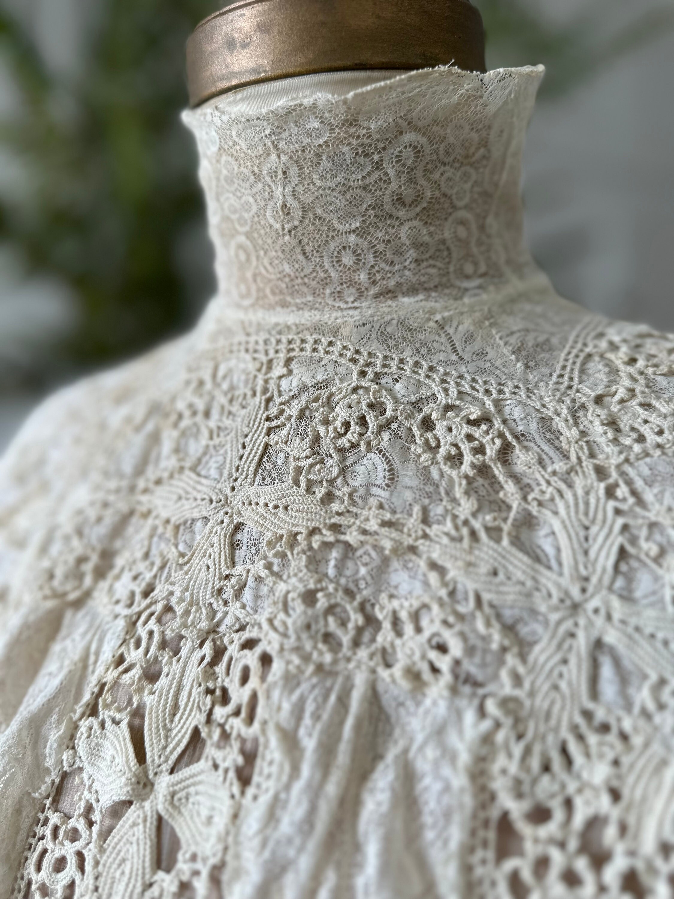 1910s Edwardian High Neck Blouse in Irish Crochet and Lace 1910s Edwardian High Neck Blouse in Irish Crochet and Lace