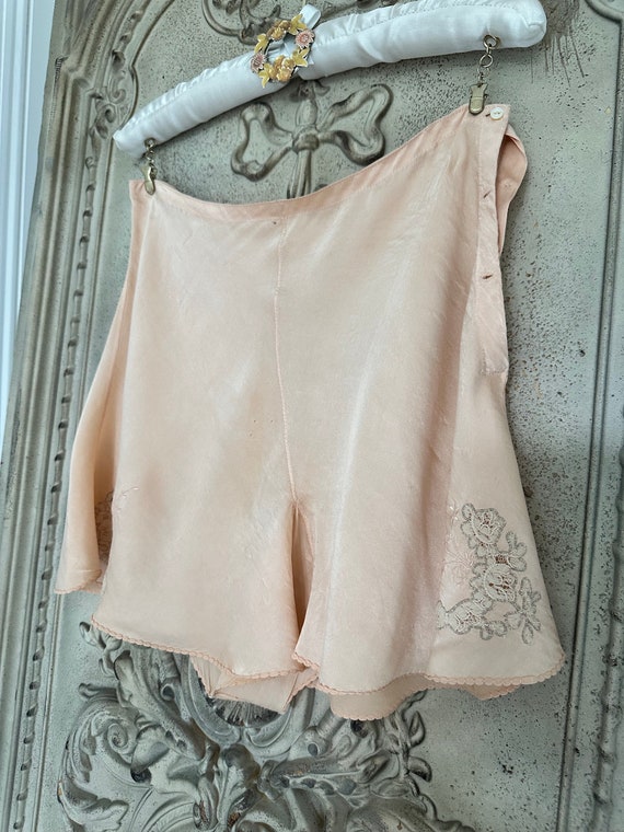 1930s 1940s peach silk French knickers tap pants - Gem