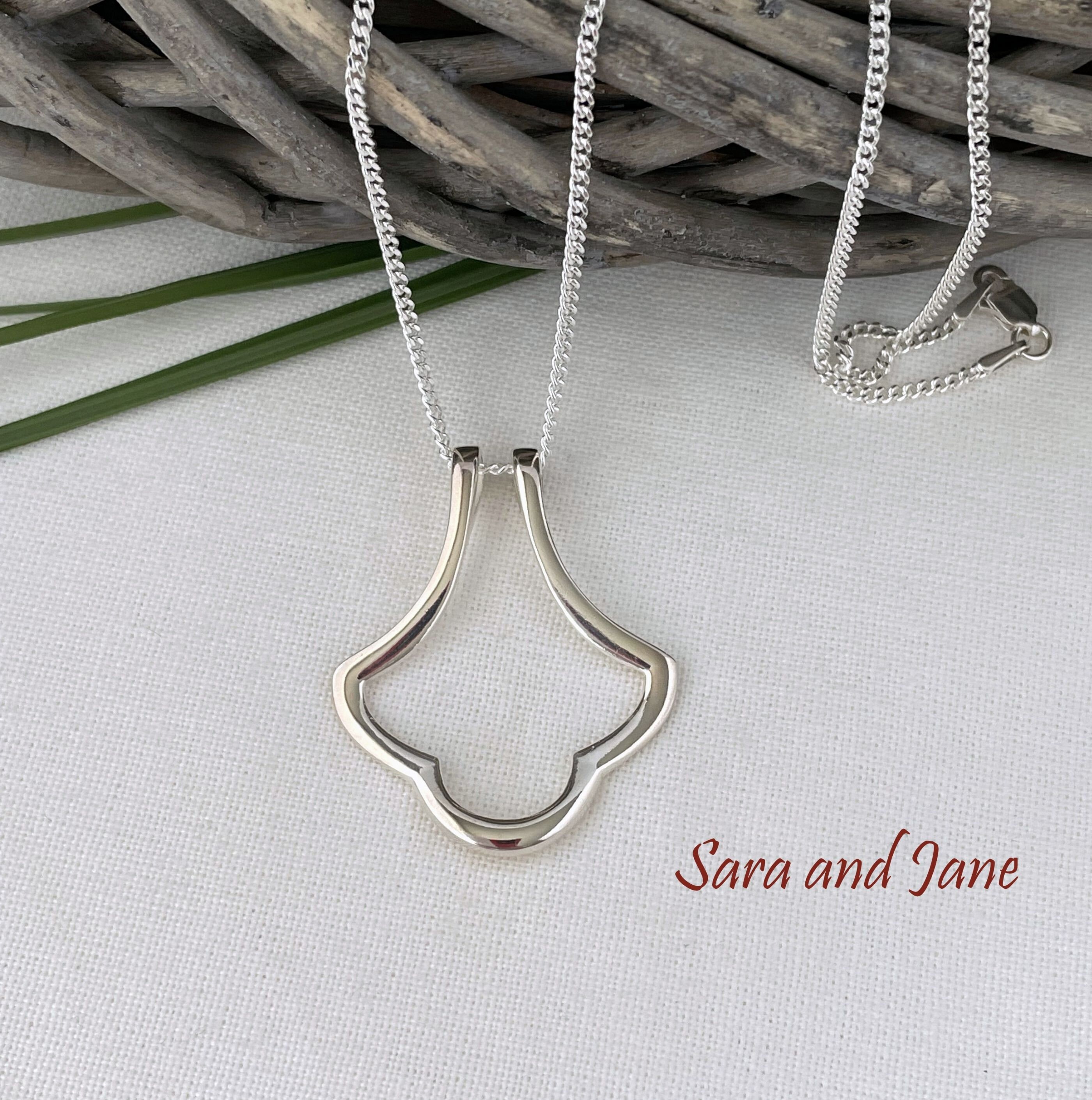 Emily c ring holder store