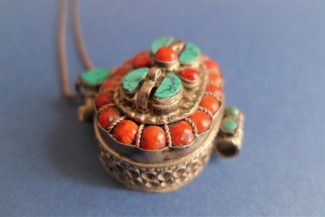 Tibetan Prayer Box Pendant Buddhist Jewelry - Etsy