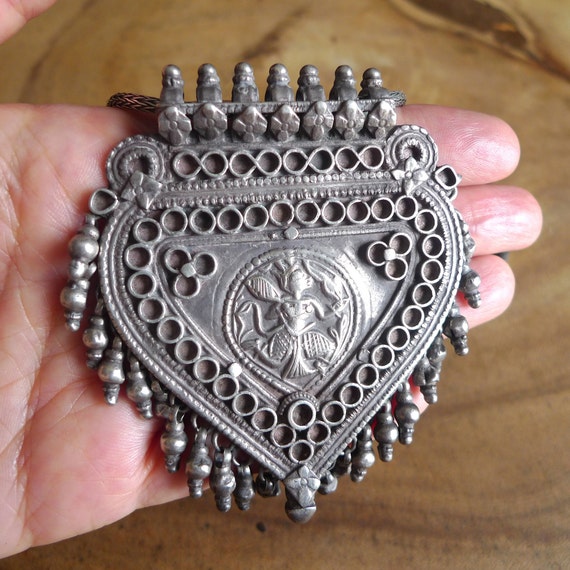 Antique Hanumann Pendant from India | Hindu amulet - Gem