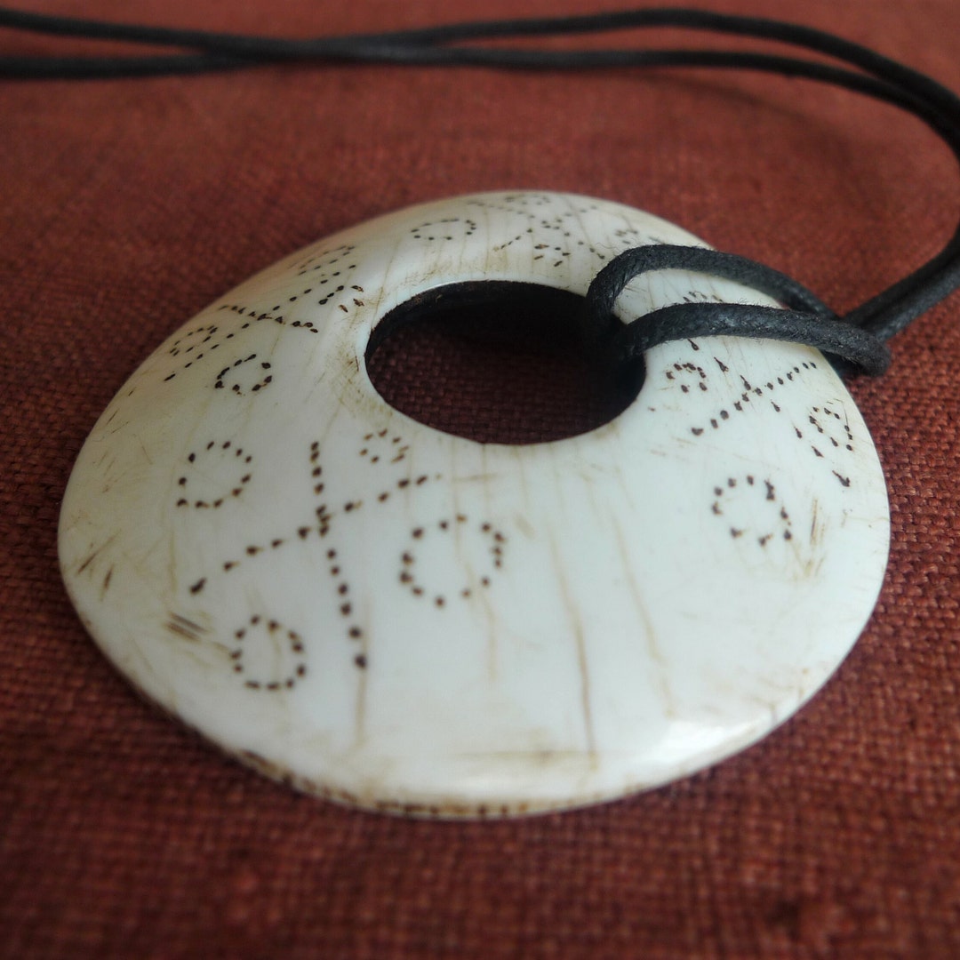 Old Tuareg Molusk Shell Charm - Etsy