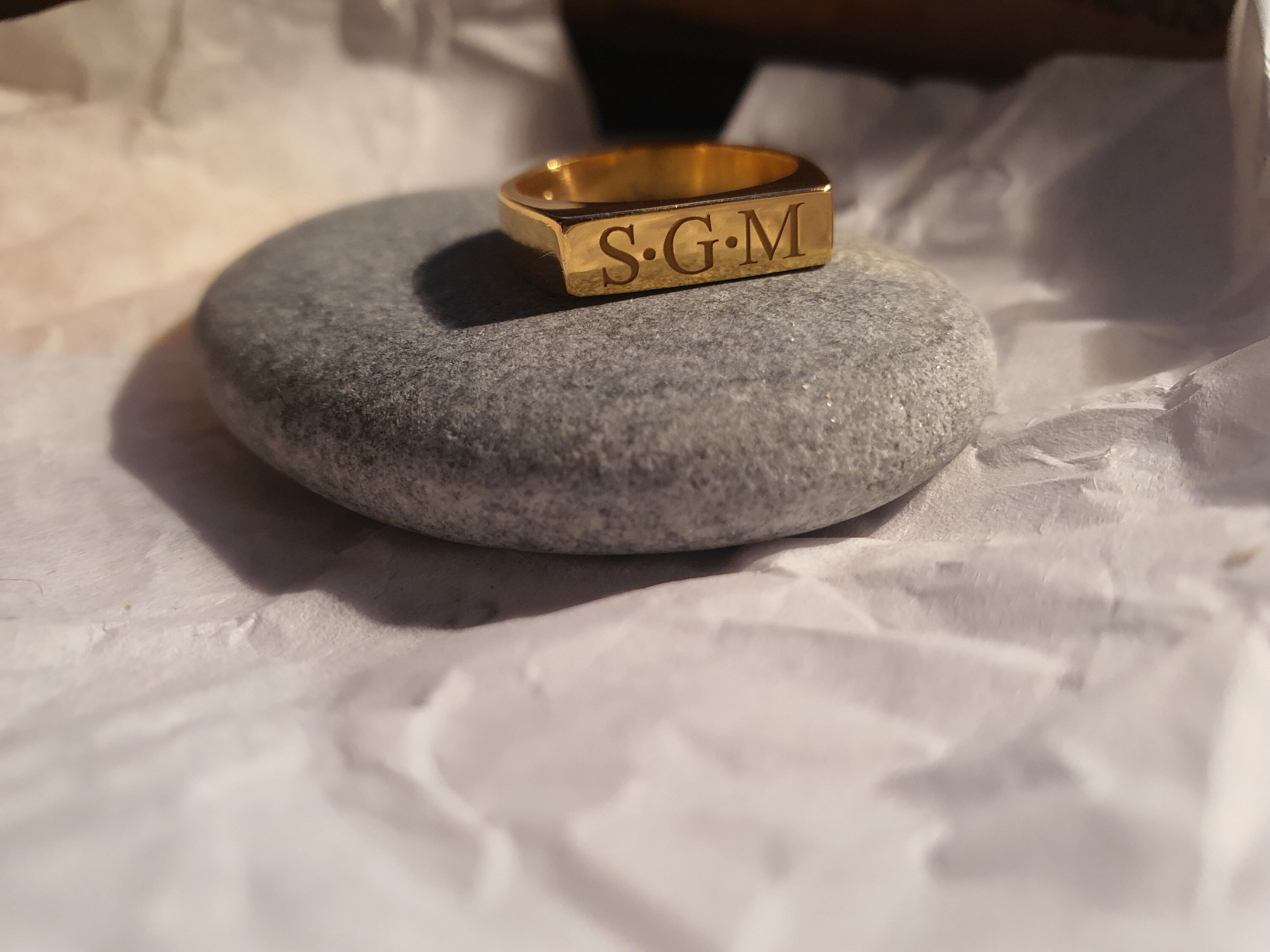 Personalized real gold 14k Narrow rectangle gold signet | Etsy