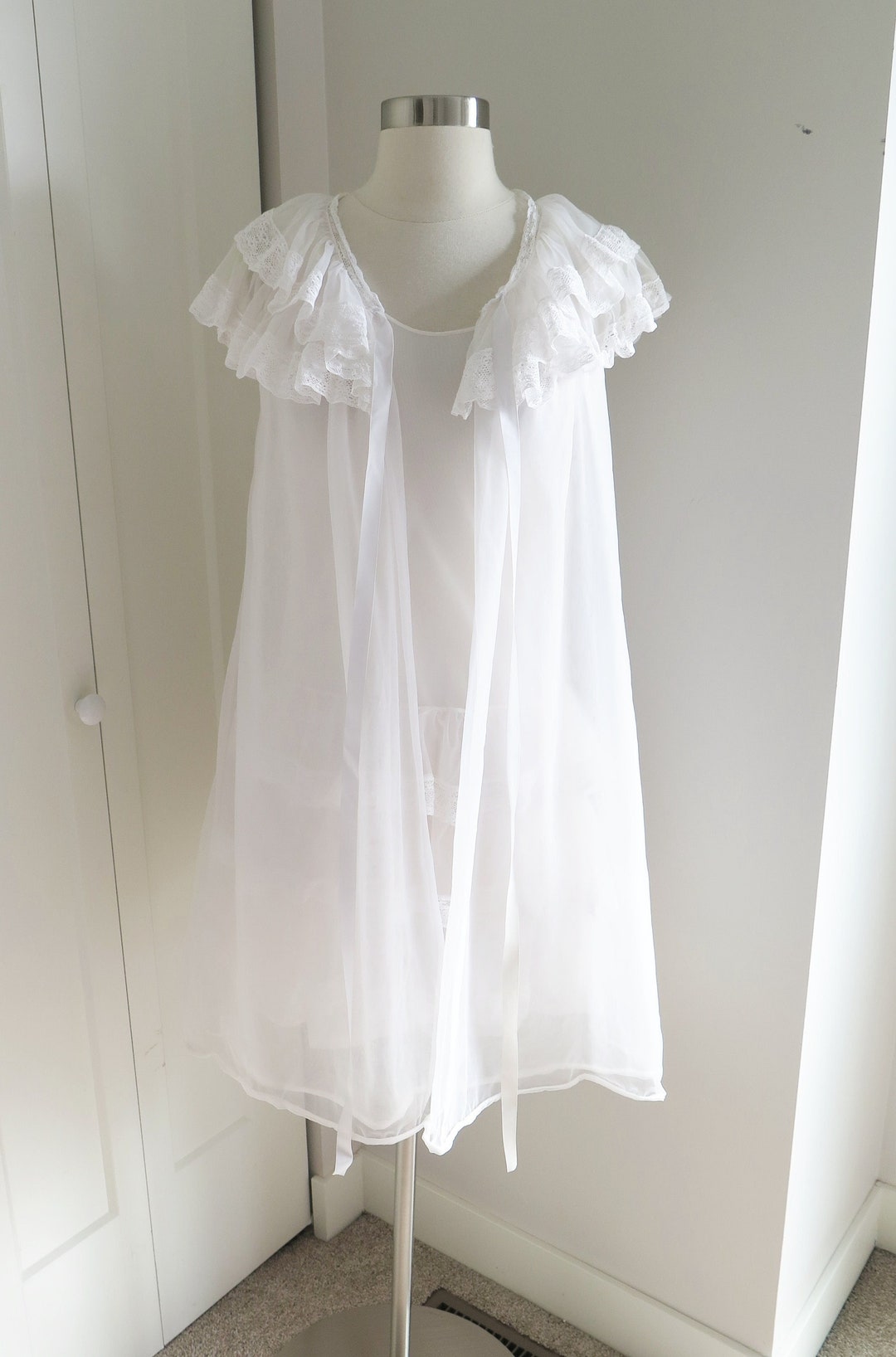 50's White Peignoir Set // Ruffled Nylon 2 Piece Set // Robe and ...