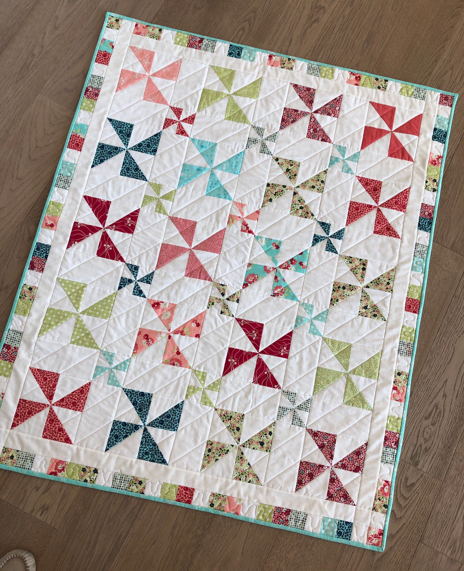 Pinwheels Big and Small Baby Quilt or Lap Quilt - Etsy