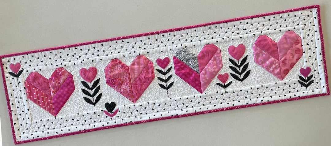 Field of Hearts Table Runner Pattern PDF - Etsy