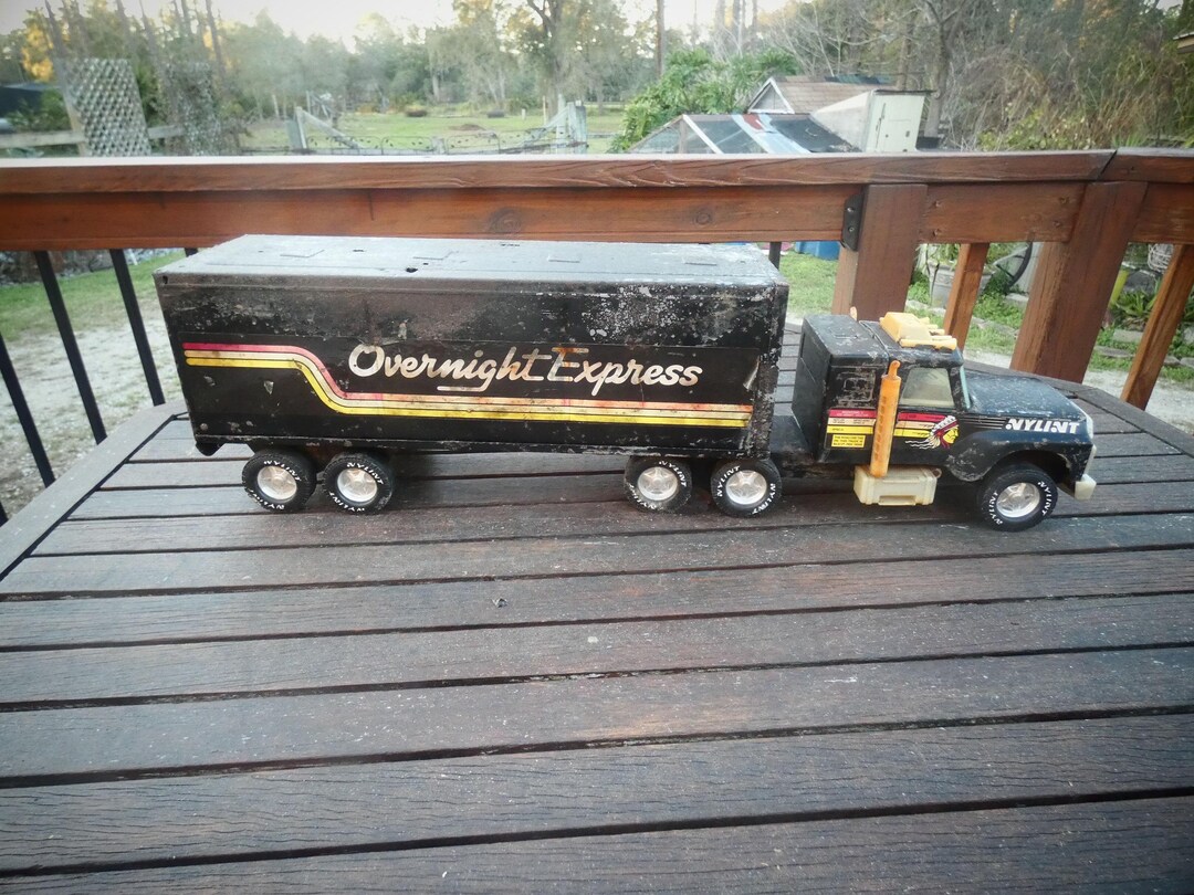 Sale*-vintage Nylint Overnight Express Semi 12 Wheeler- Cab and Cargo ...