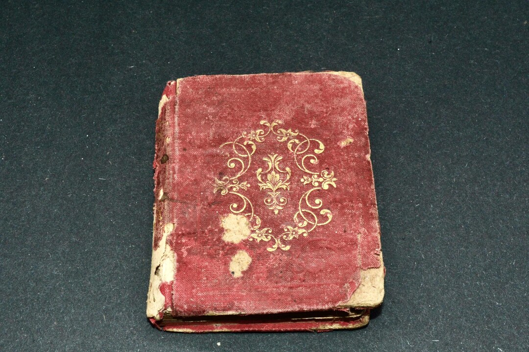 A Chapel of Flowers-a Scripture Text- Daily Mini Book by American Tract ...