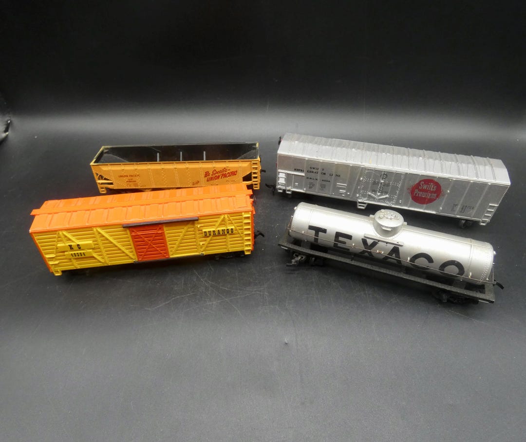 4 HQ Scale Railroad Cars Texaco, Durango Stock, Swift Premium Stock ...