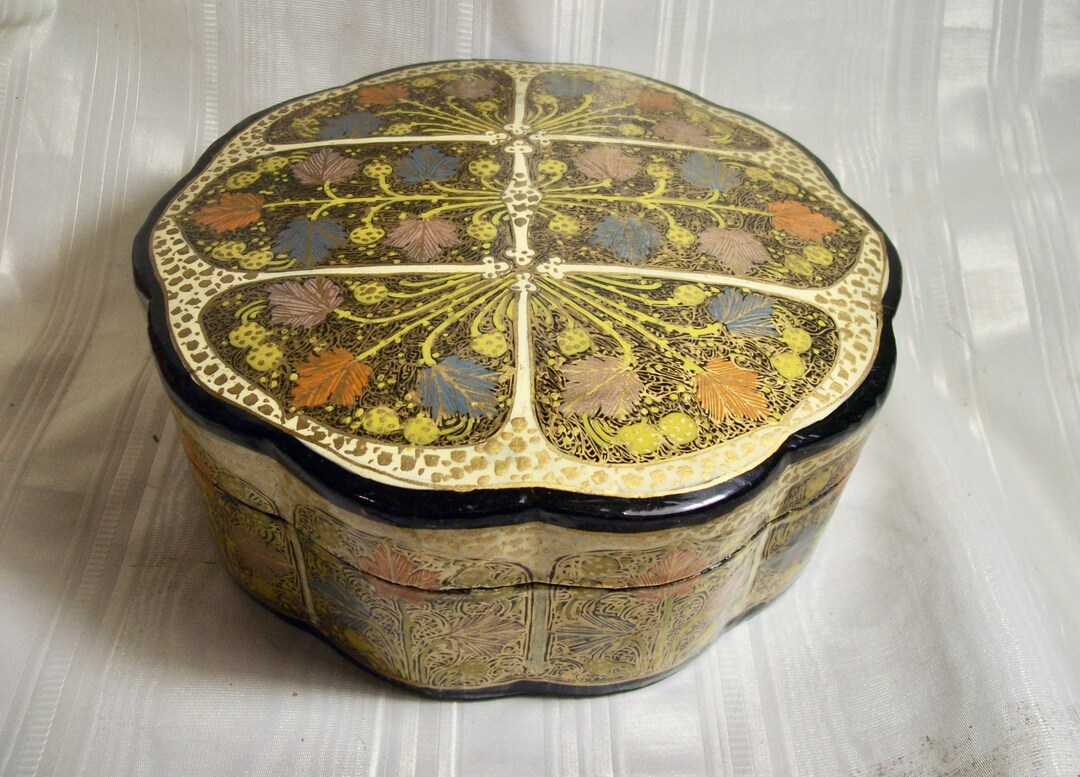 Vintage Ornate Floral Design Indian LACQUERWARE Round SCALLOPED Edge ...