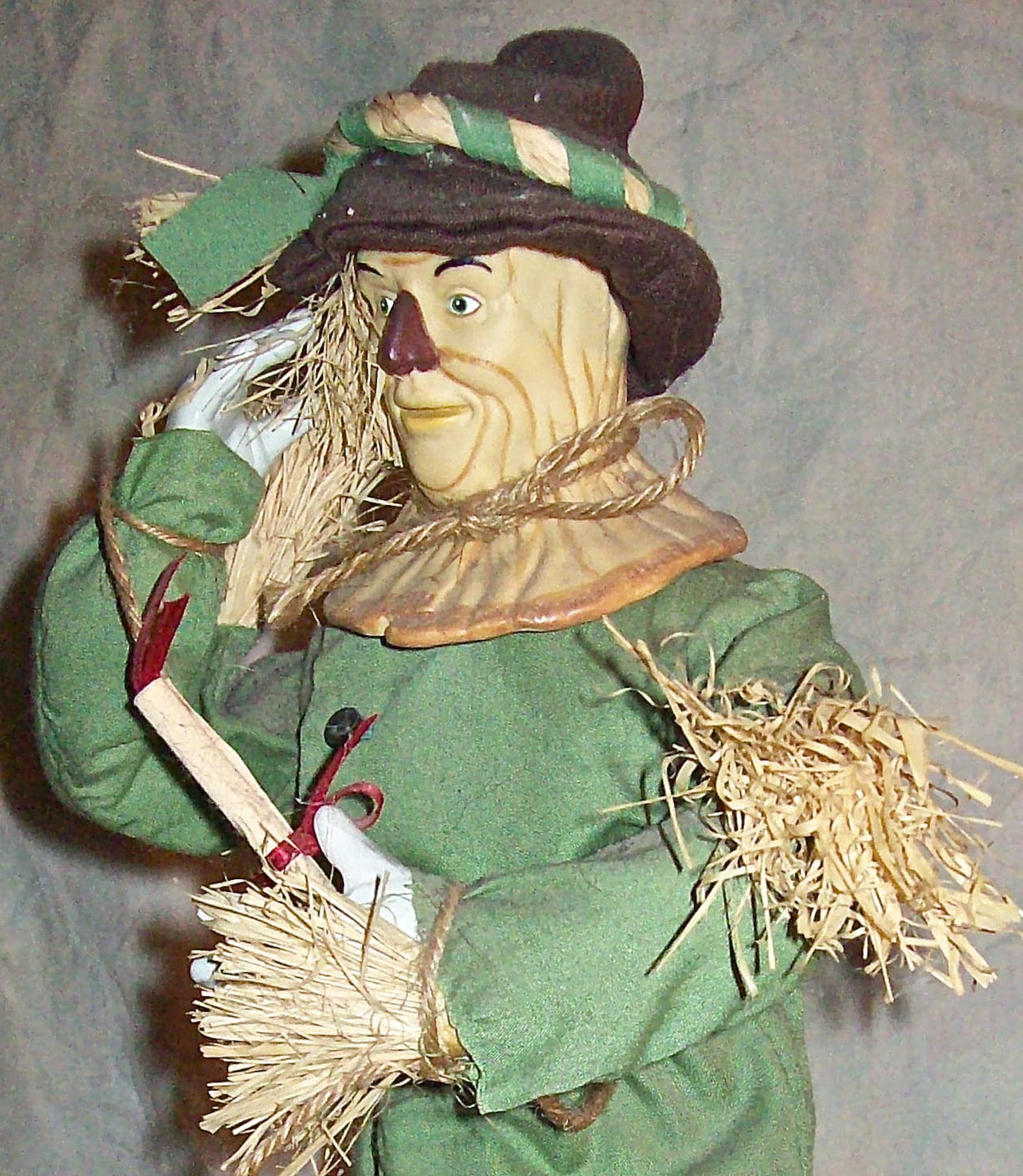 The Wizard of Oz Animated and Singing 18 Tall SCARECROW FIGURINE by ...