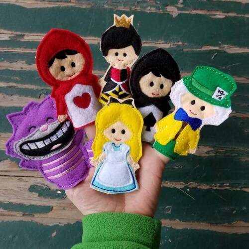 Alice in Wonderland Finger Puppets Pdf Pattern: Alice White | Etsy