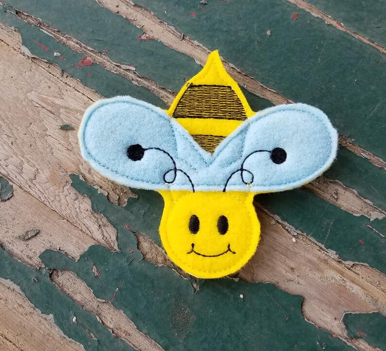 Bee Finger Puppet Bee Finger Friend Bendable Bee Finger - Etsy