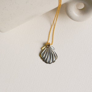 Black Pearl Shell Necklace - Etsy