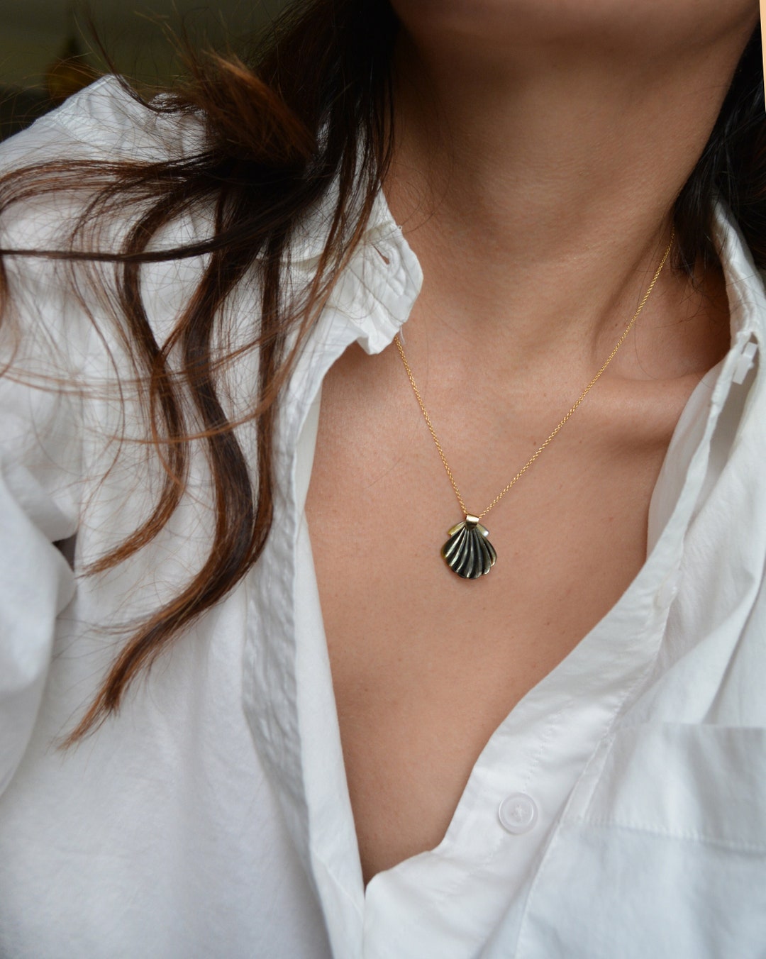 Black Pearl Shell Necklace - Etsy