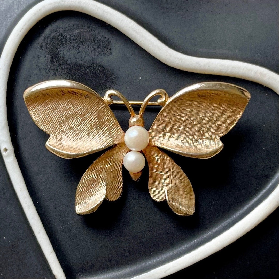 Vintage Capri Signed Textured Gold Tone Butterfly Brooch, Butterfly ...