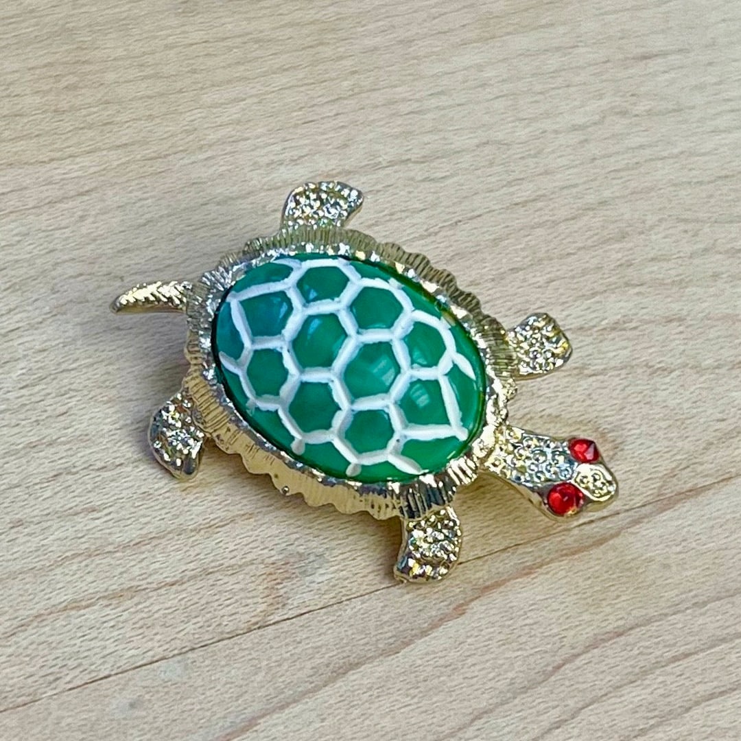 Vintage Gold Tone White and Green Cabochon Turtle Lapel Pin, Green ...