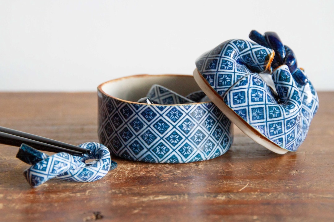 Japanese Hashioki Chopstick Rest, Collectible Ceramic, Blue and White ...