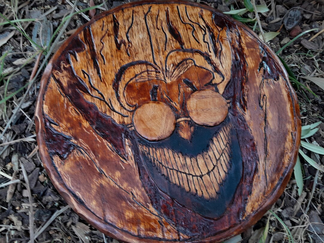 Dandadan - OKARUN - Wooden Circular Wall Hanging - Etsy