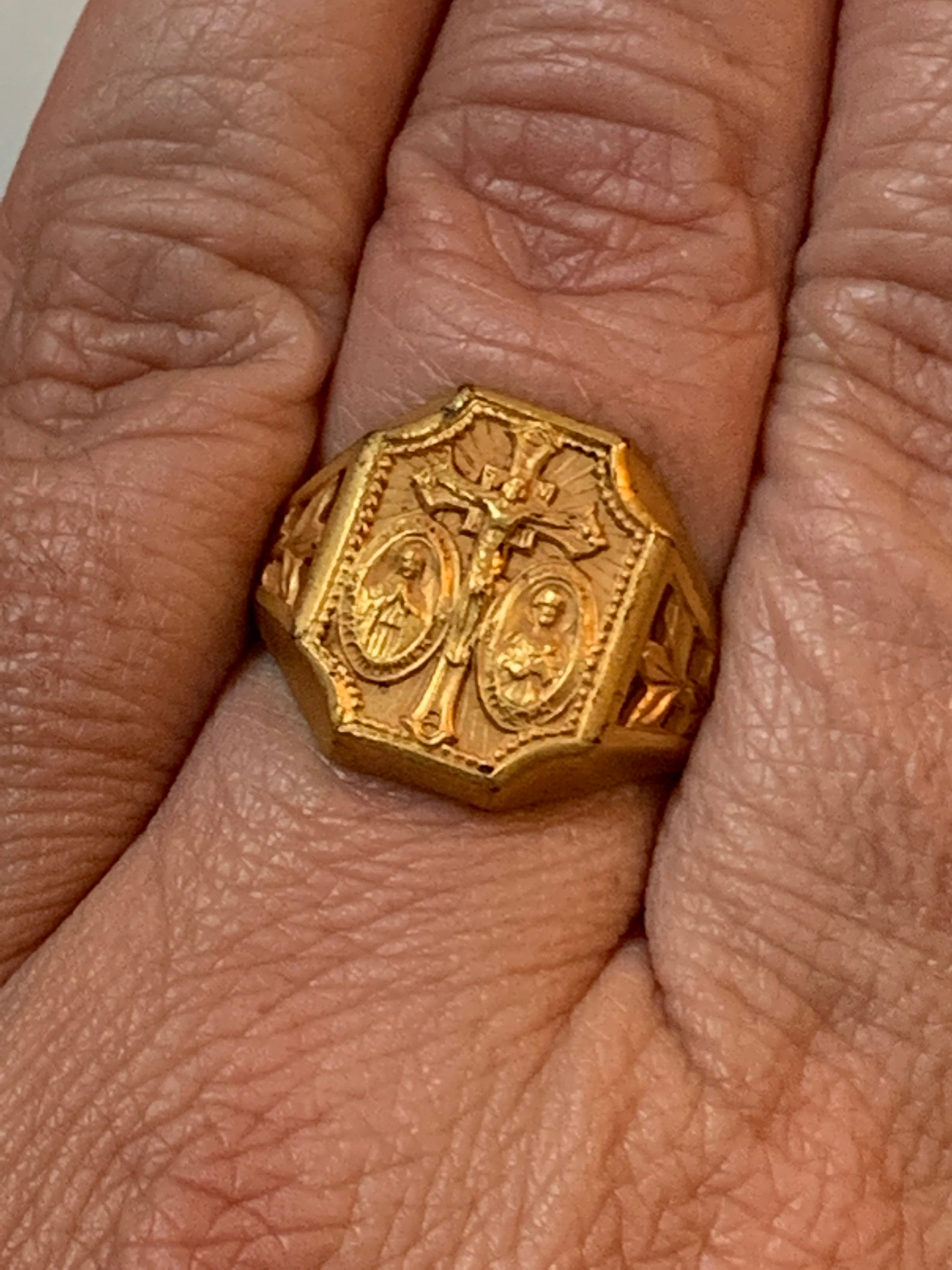 Vintage Jesus Mary & St. Joseph Pray for Us Gold Ring - Etsy