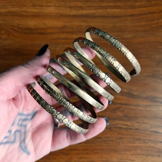 Upper arm coil. (1 piece). - Gem