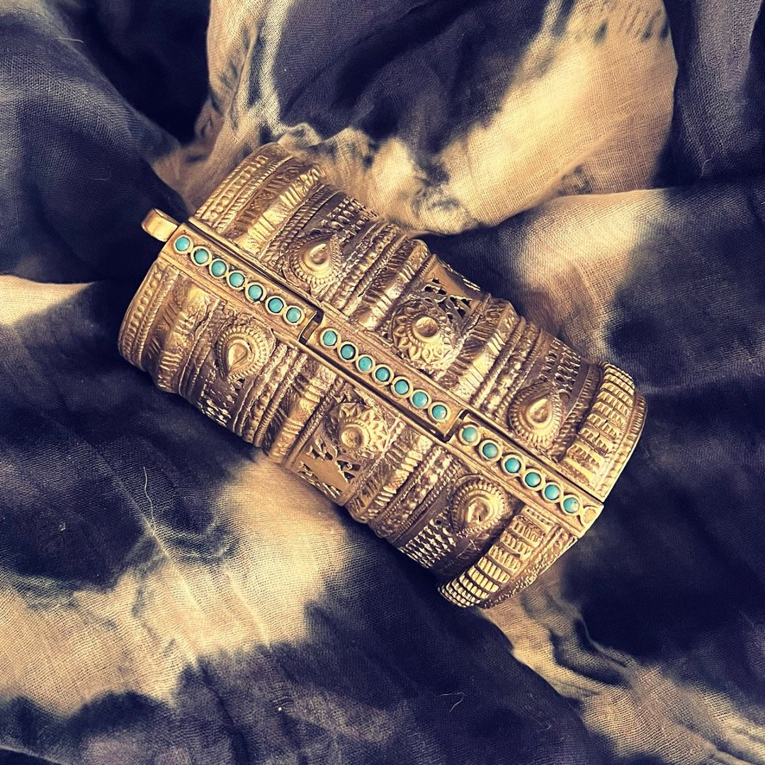 Kuchi Hinged Cuff. - Etsy