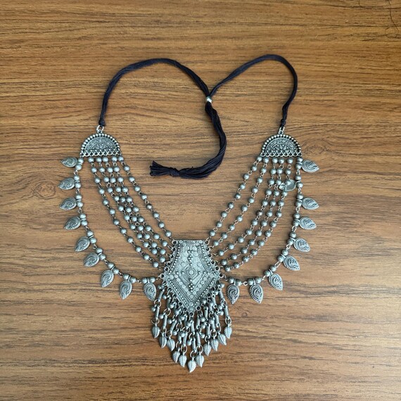 Reproduction Indian necklace. - Gem