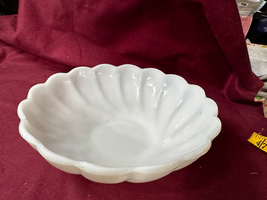 Vintage Hazel Atlas White Milk Glass Swirl Pattern Scallop Rim Bowl - Etsy