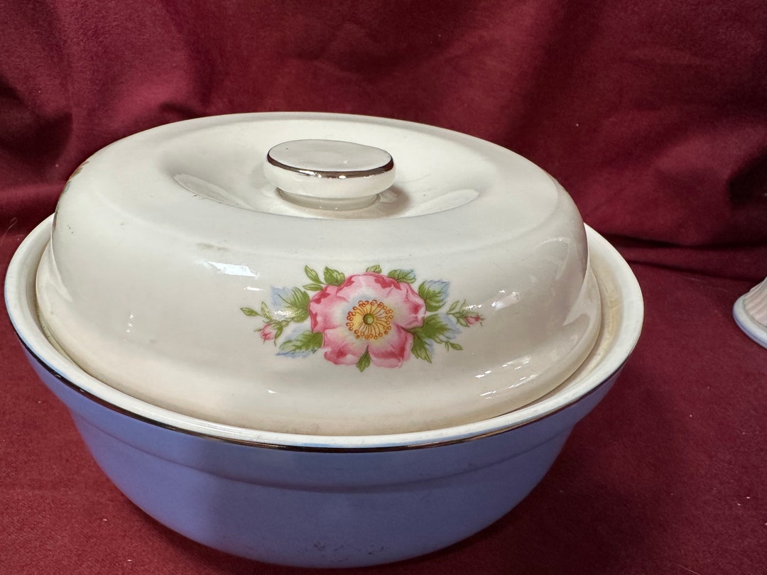 Vintage Halls Superior Quality Kitchenware Rose Parade 1259 Casserole ...
