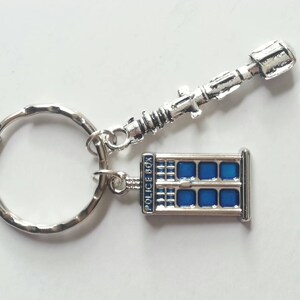 Dr Who Inspired, Tardis and Sonic Screwdriver Keychain - Etsy