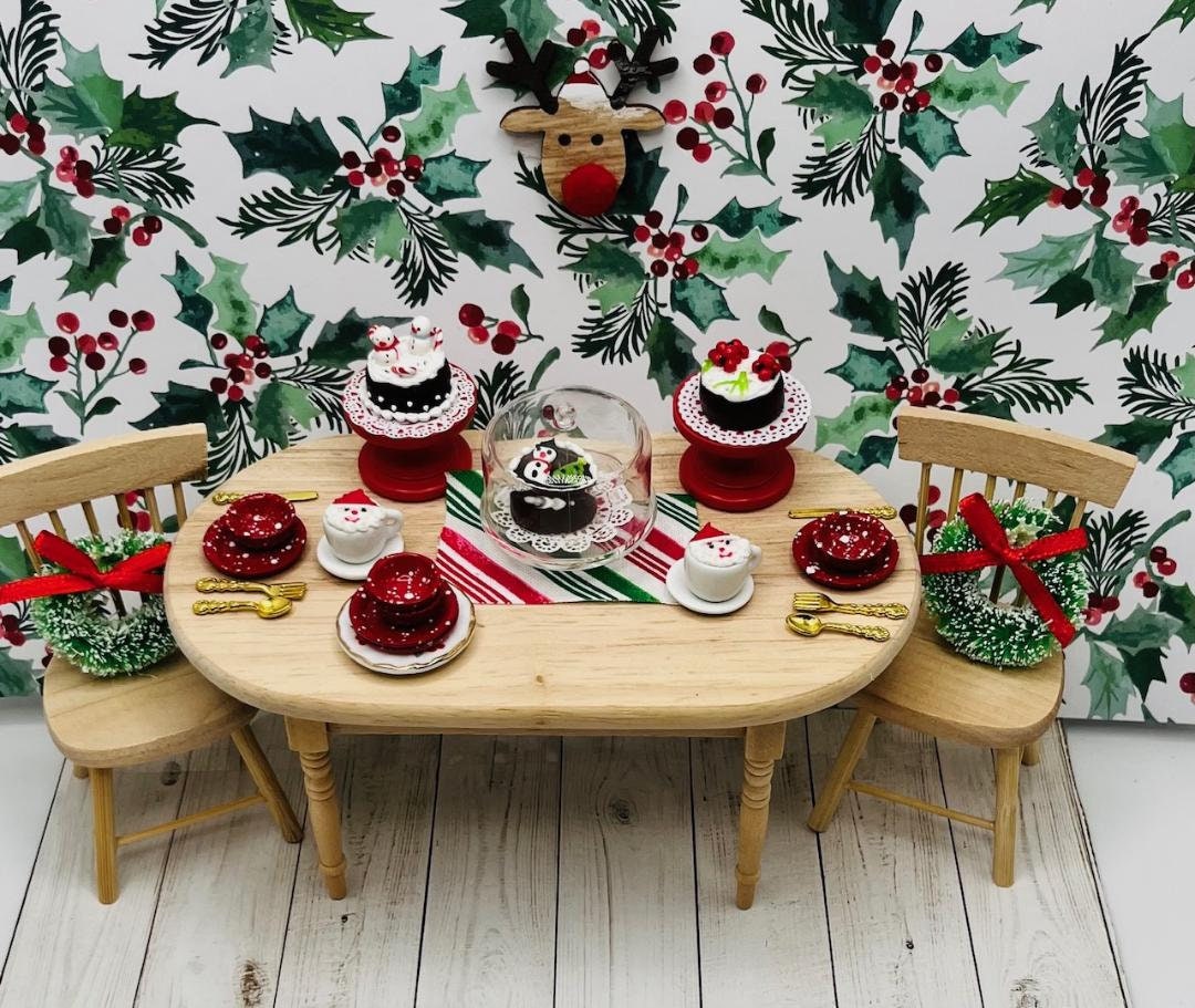 Dollhouse Christmas Table Setting Miniature Holiday Cakes Mini Gold ...