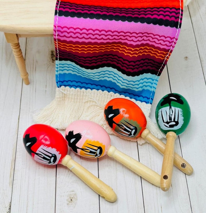 Miniature Sombrero Hat and Maraca Set: 12
