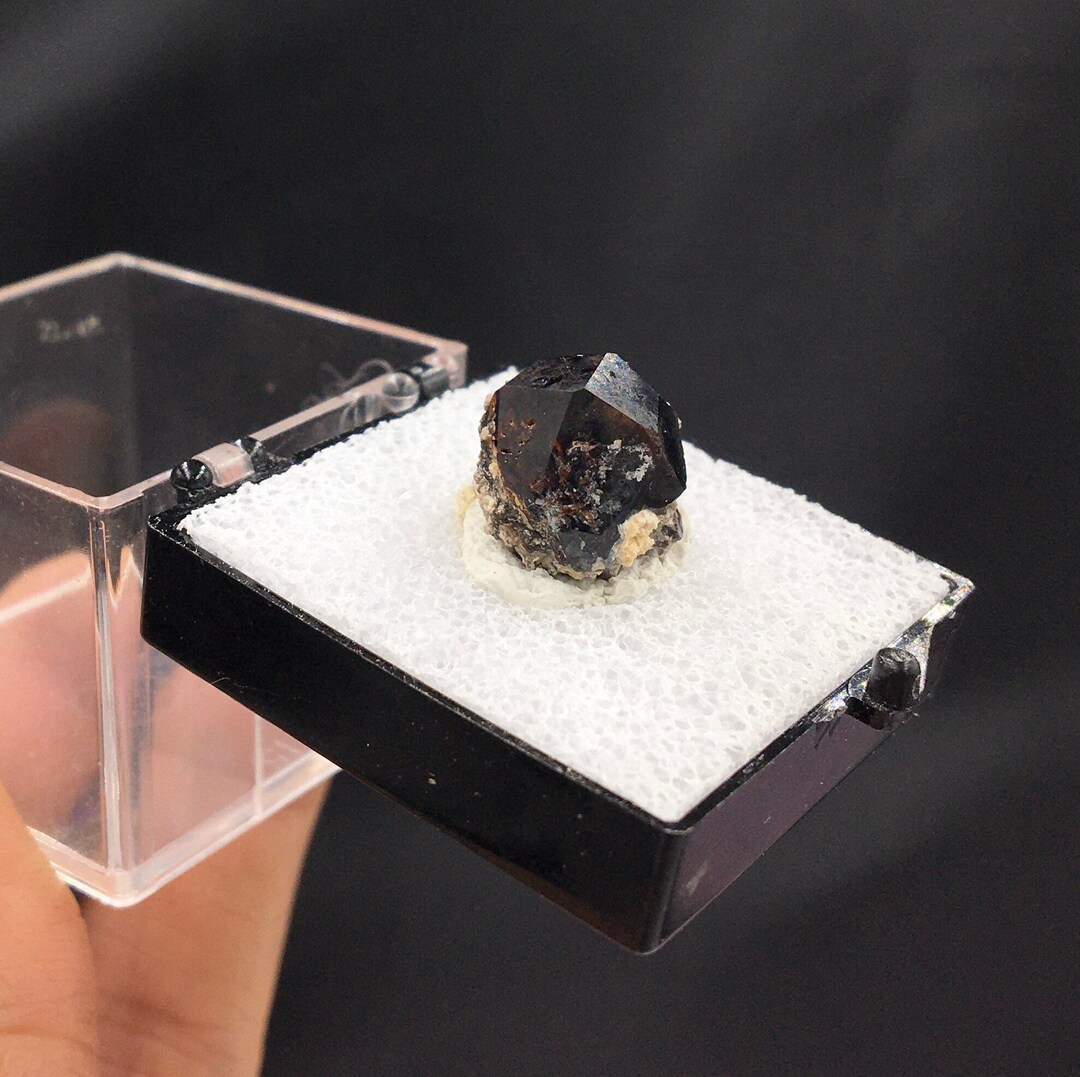 Almandine Garnet Miniature Crystals Mounted Rocks and Minerals Mineral ...