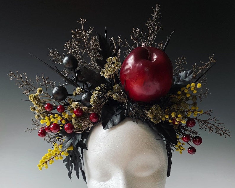 Dark Fairytale, Evil Queen, Wicked Queen, Crown of Thorns, Gothic ...