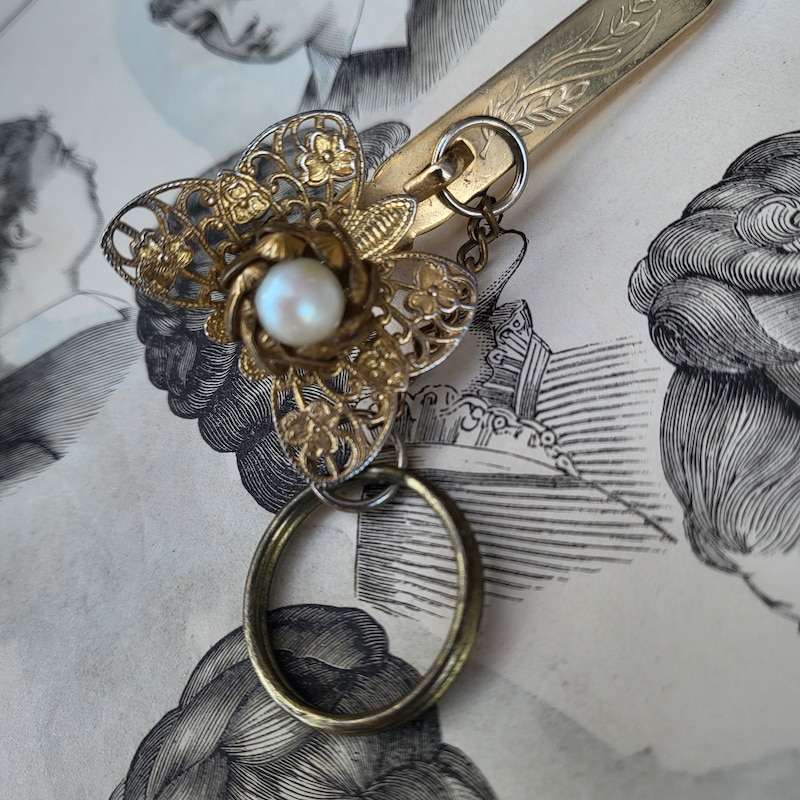 Pearl Key Chain - Etsy