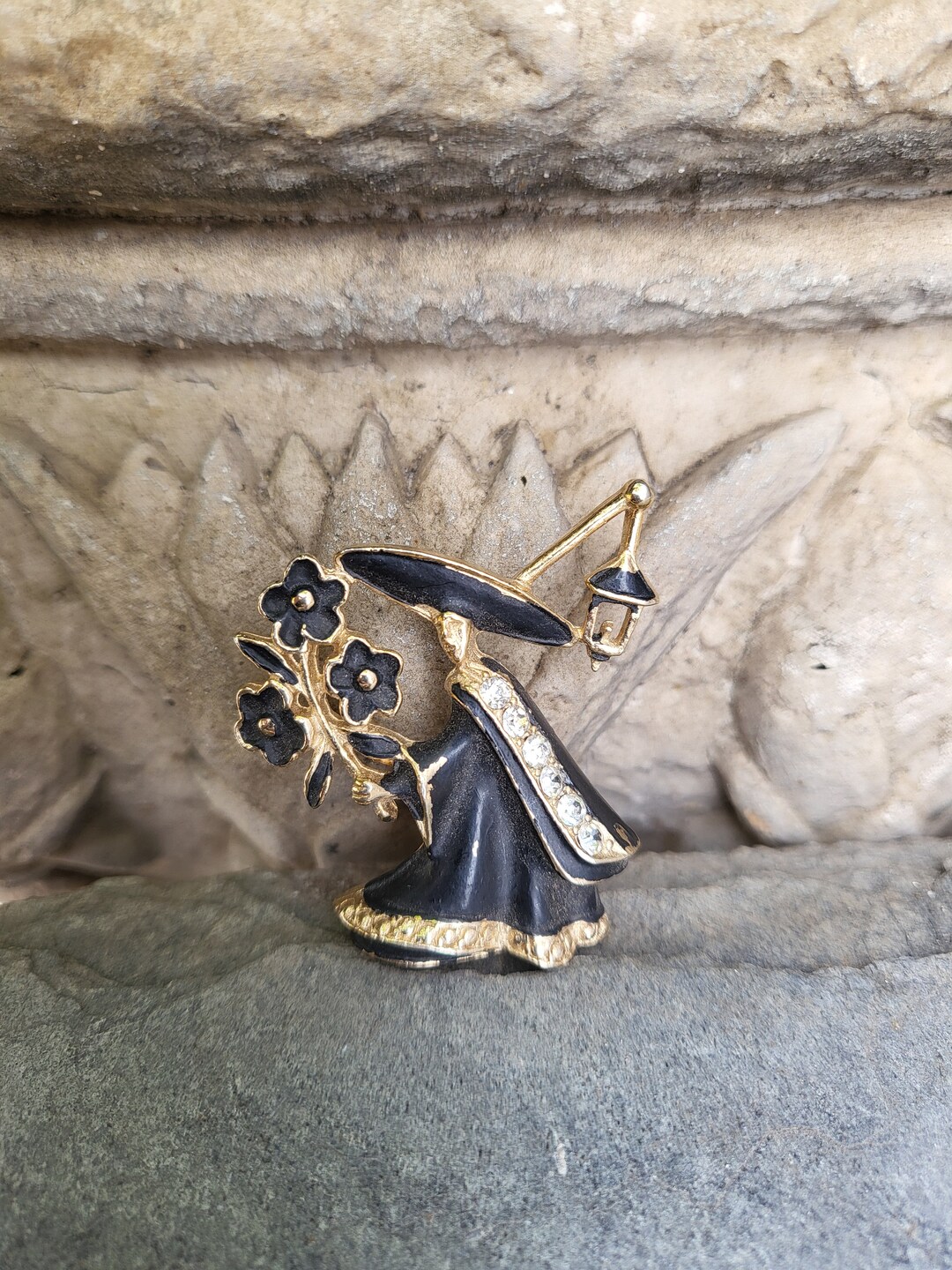 Vintage Black and Gold Rhinestone Cloaked Lamplighter Pin Brooch With ...