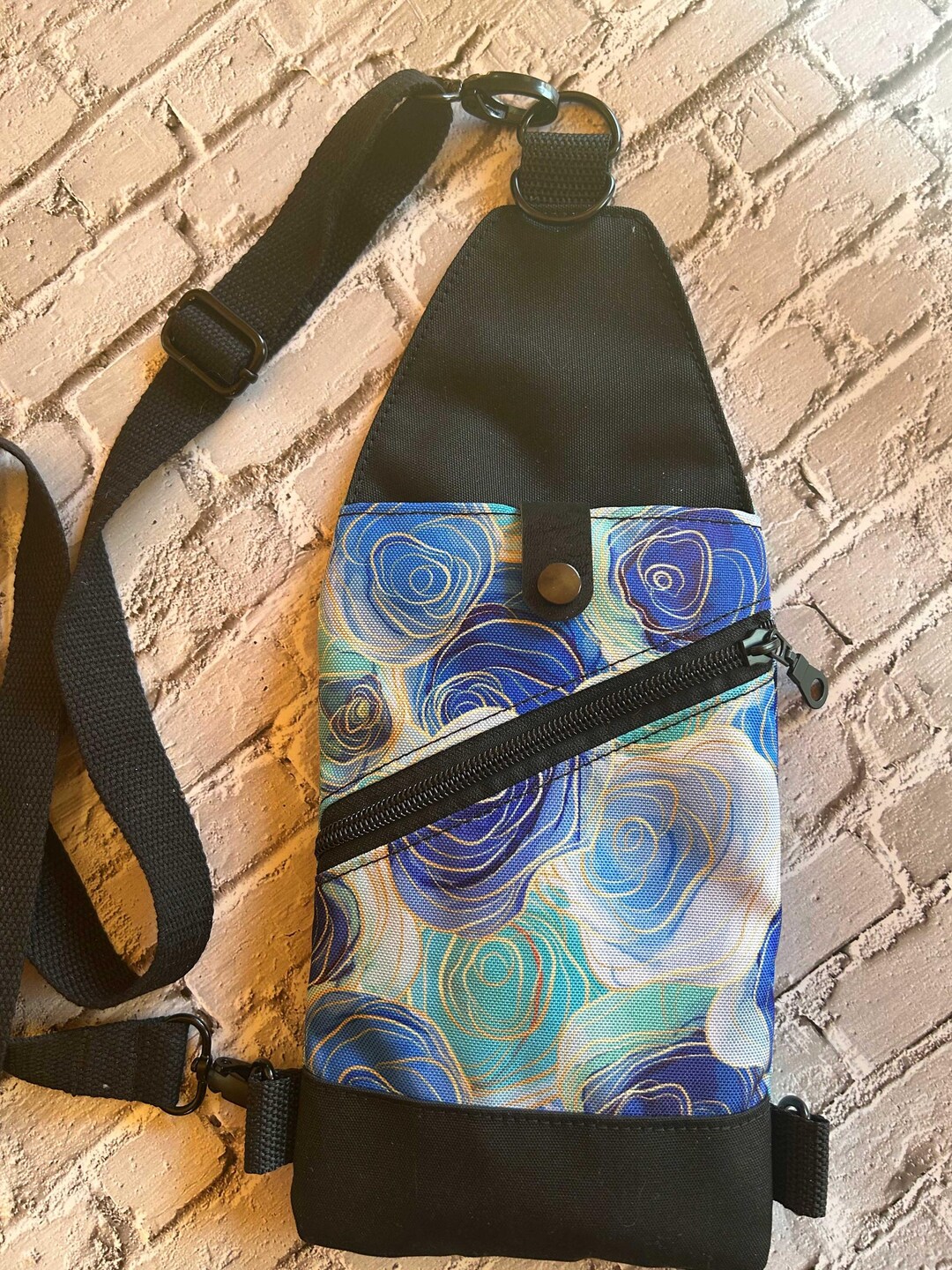 Mini Traveller Slim Profile Crossbody Bag/hands Free/ Water Resistant ...