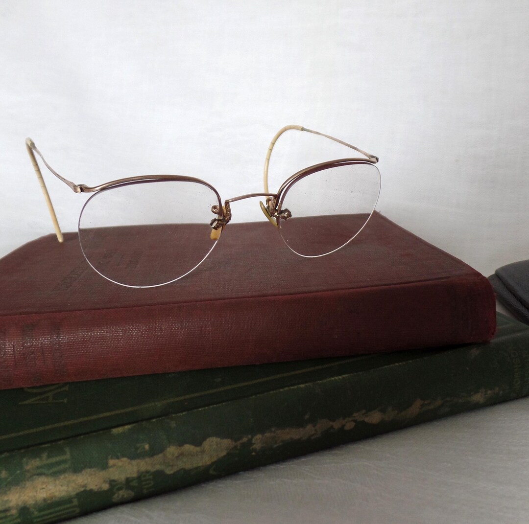 Vintage Spectacles, Wire Rimmed Round Eyeglasses With Hard Case Old ...