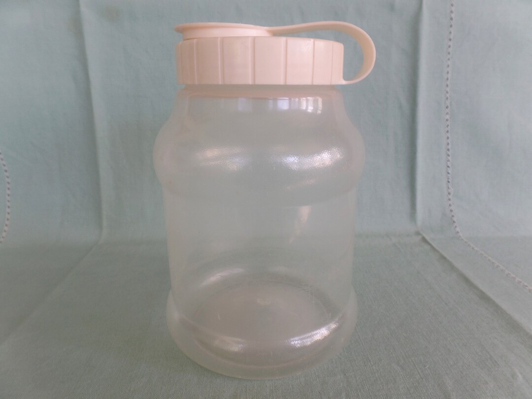 Vintage Rubbermaid Almond Beverage Container W/ Lid and Pour Spout, 1.5 ...