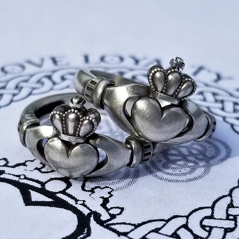Celtic Claddagh Ring - Etsy
