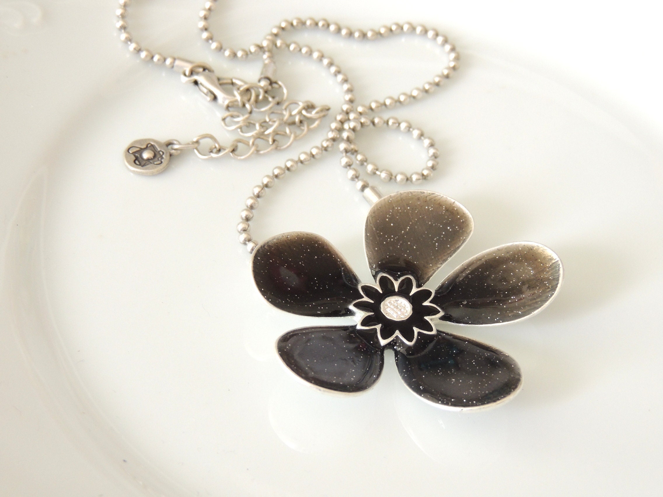 Impressive Enamel Flower Necklace Jewelry Special and Beautiful ...