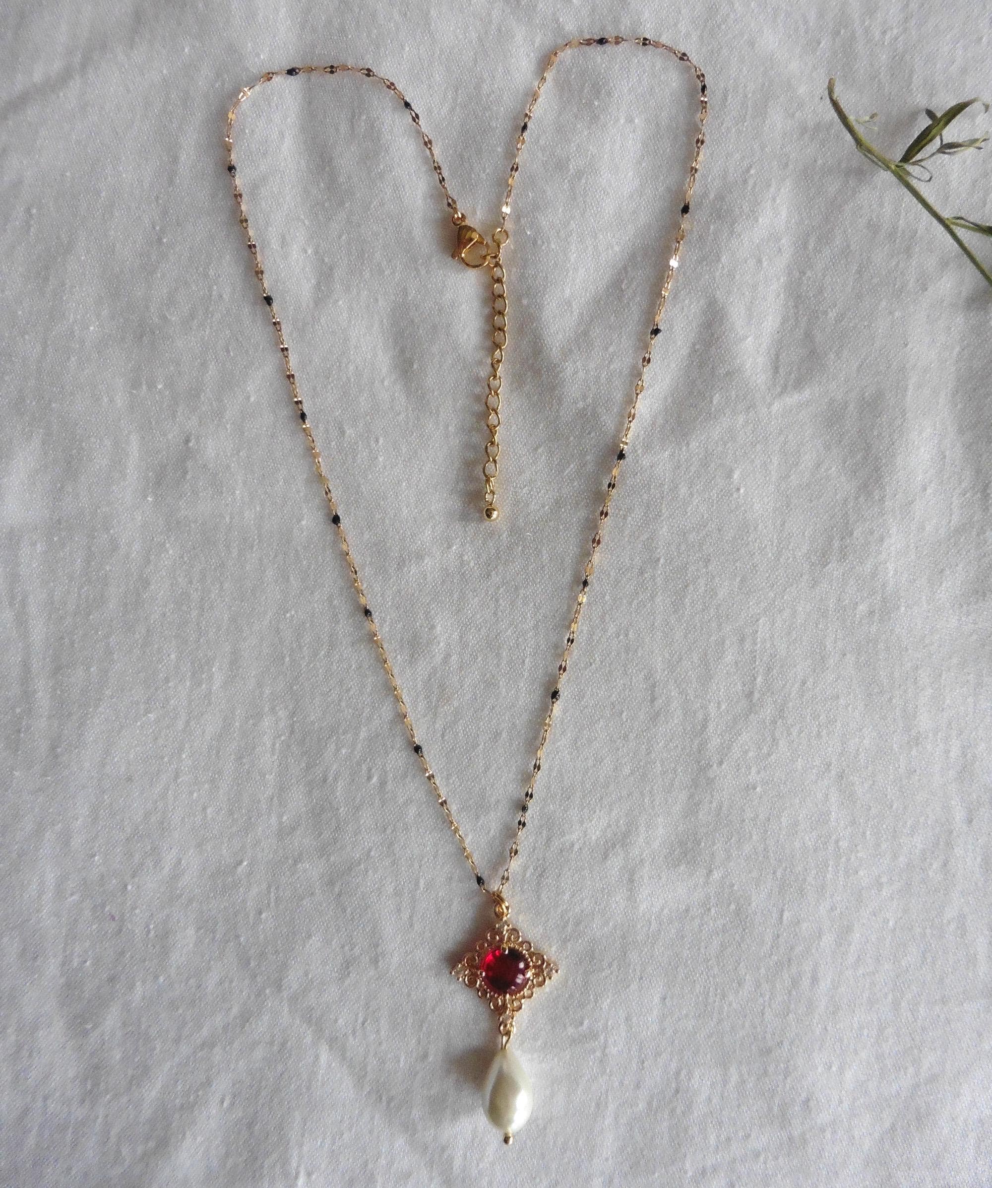 Jeanne Seymour Dark Red Tudor Pearl Necklace, Historical Necklace ...